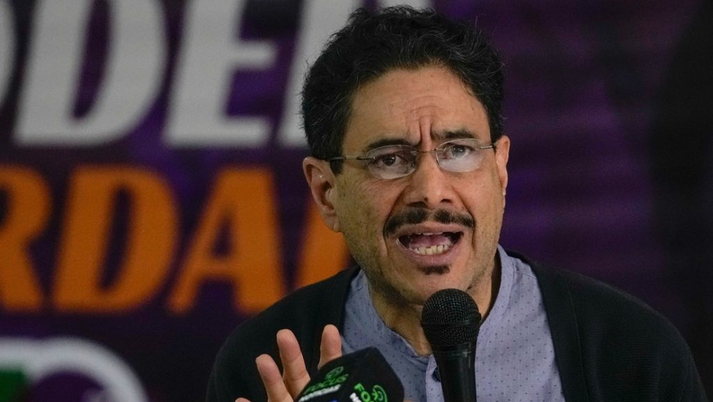 Cepeda anuncia investigación penal contra la "campaña sucia" con IA de ...