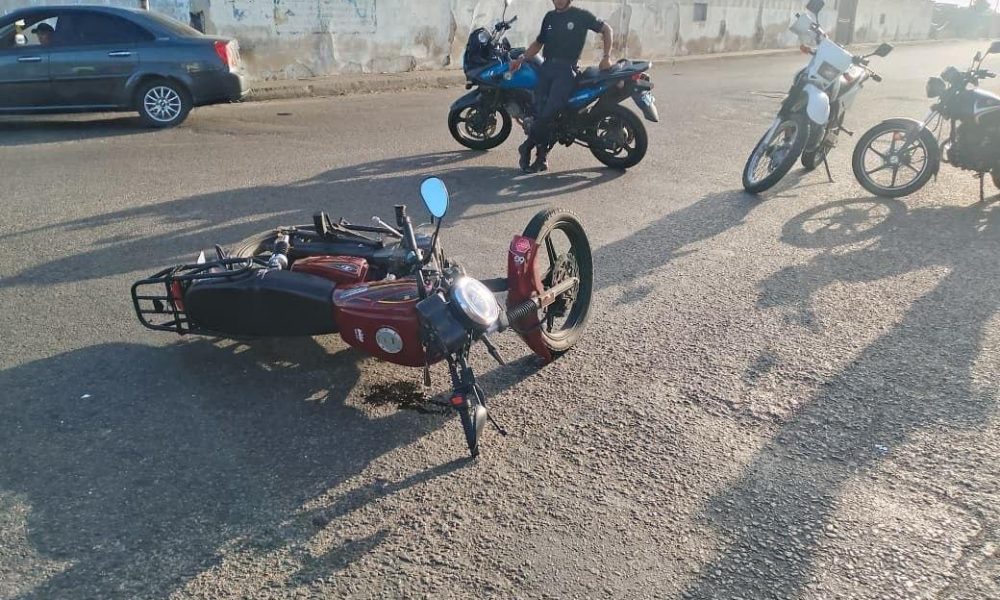 Lesionado un motorizado en colisión contra carro en Caja de Agua ...